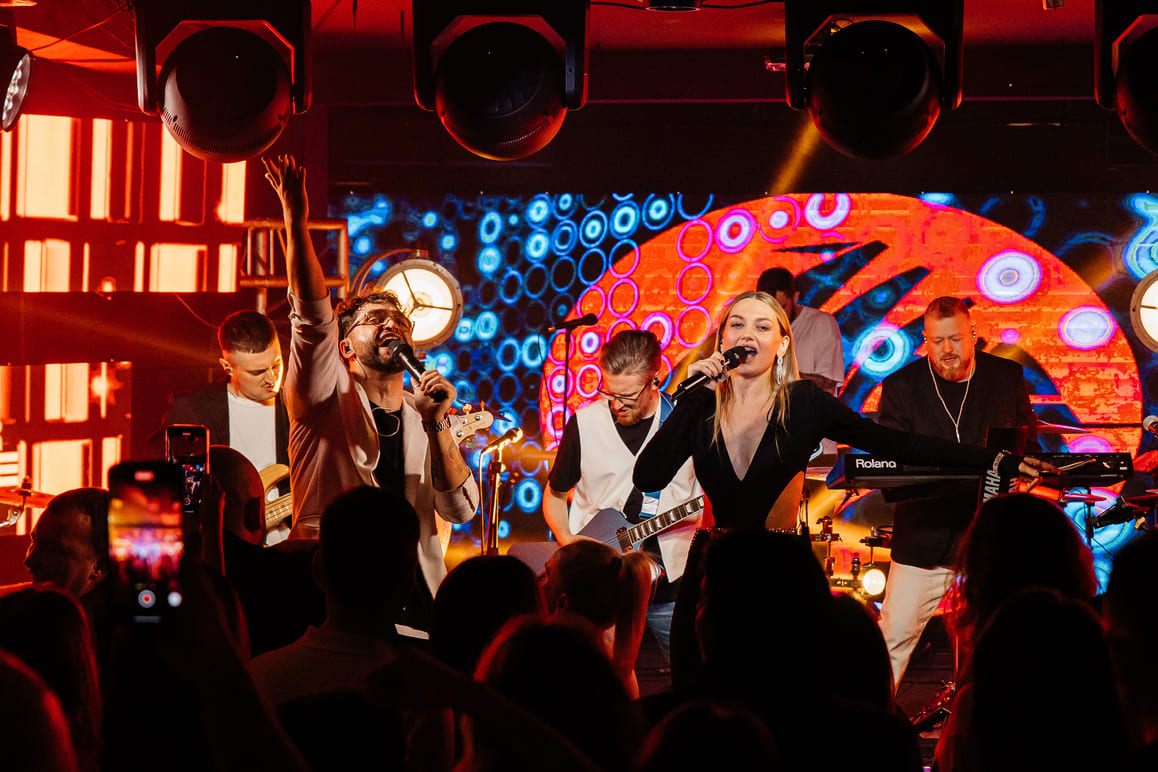 Кавер-группа «АЛЫЕ ПАРУСА» | VYBOR Event Group